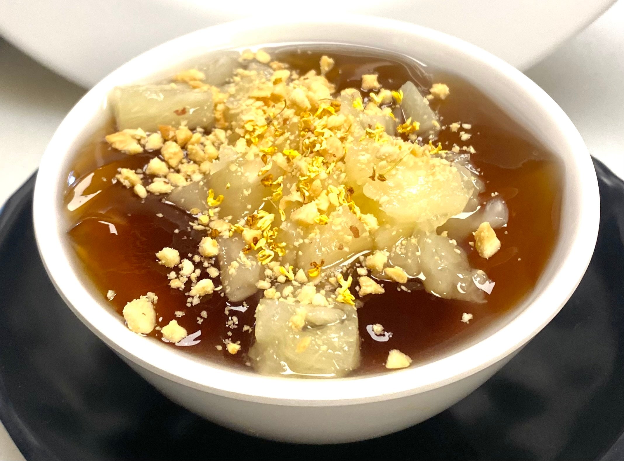Ice Jelly with Brown Sugar Syrup 红糖冰粉 🌿 | One Bite Dumpling